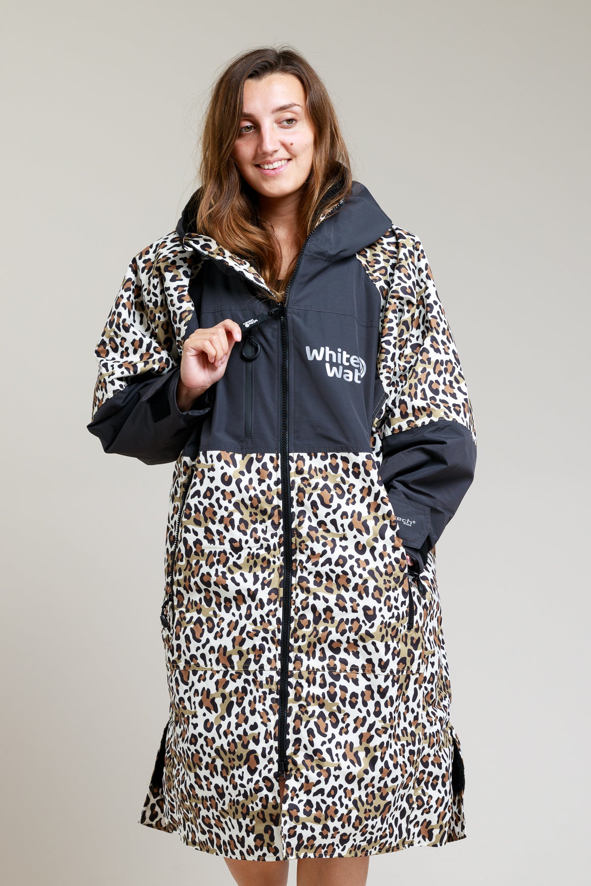 Adults Hard Shell Robe - Leopard Print – White Water